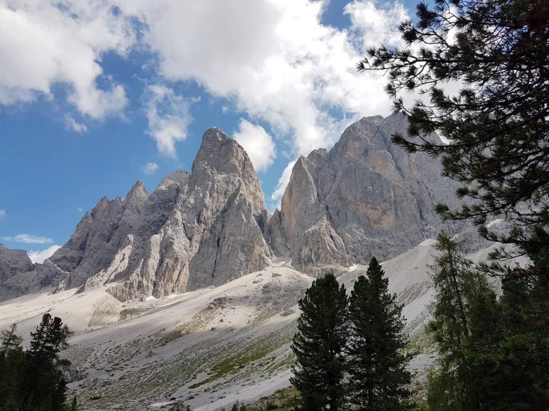 Panorama-Wanderung im Villnößtal mit Blick auf die Geislerspitzen